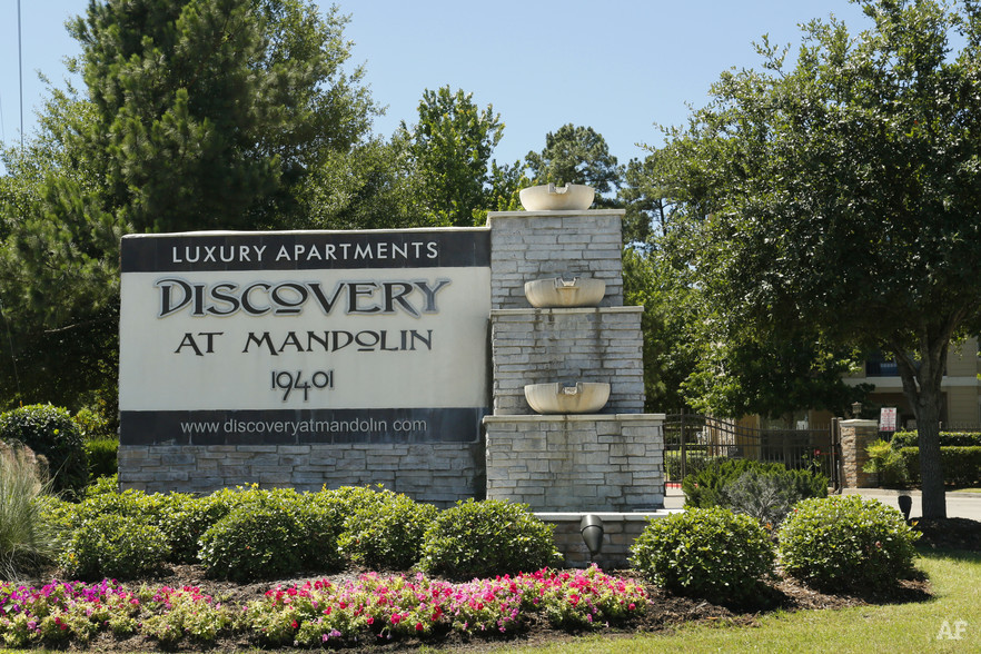 Discovery At Mandolin Photos