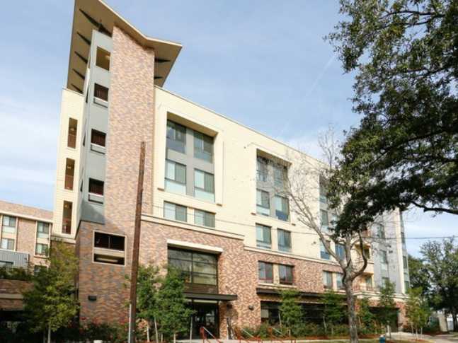 Travis Street Plaza Apartments | 4500 Travis St, Houston, TX 77002 ...