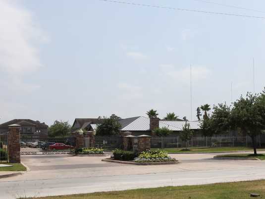 Fallbrook Ranch Apartments | 411 West Rd, Houston, TX 77038 | USDOH.org